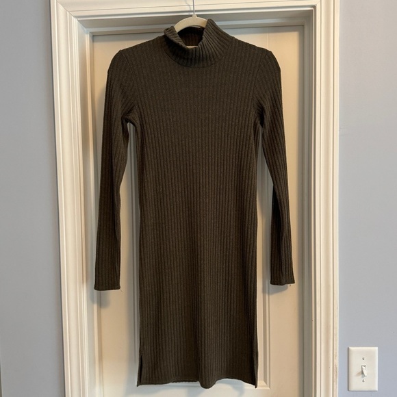 Wilfred | Dresses | Wilfred Free Small Green Ribbed Bodycon Dress ...